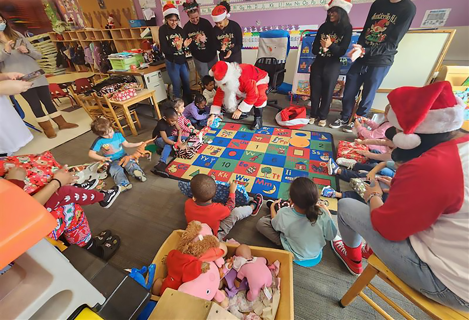 MHS students "sleigh" this year's annual toy drive - Monticello Central ...